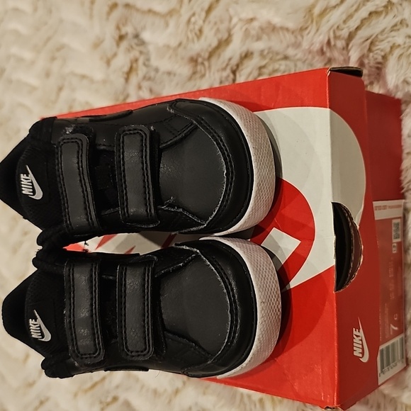 Nike | Shoes | Black Nike Capri 3 Ltr Sneaker | Poshmark
